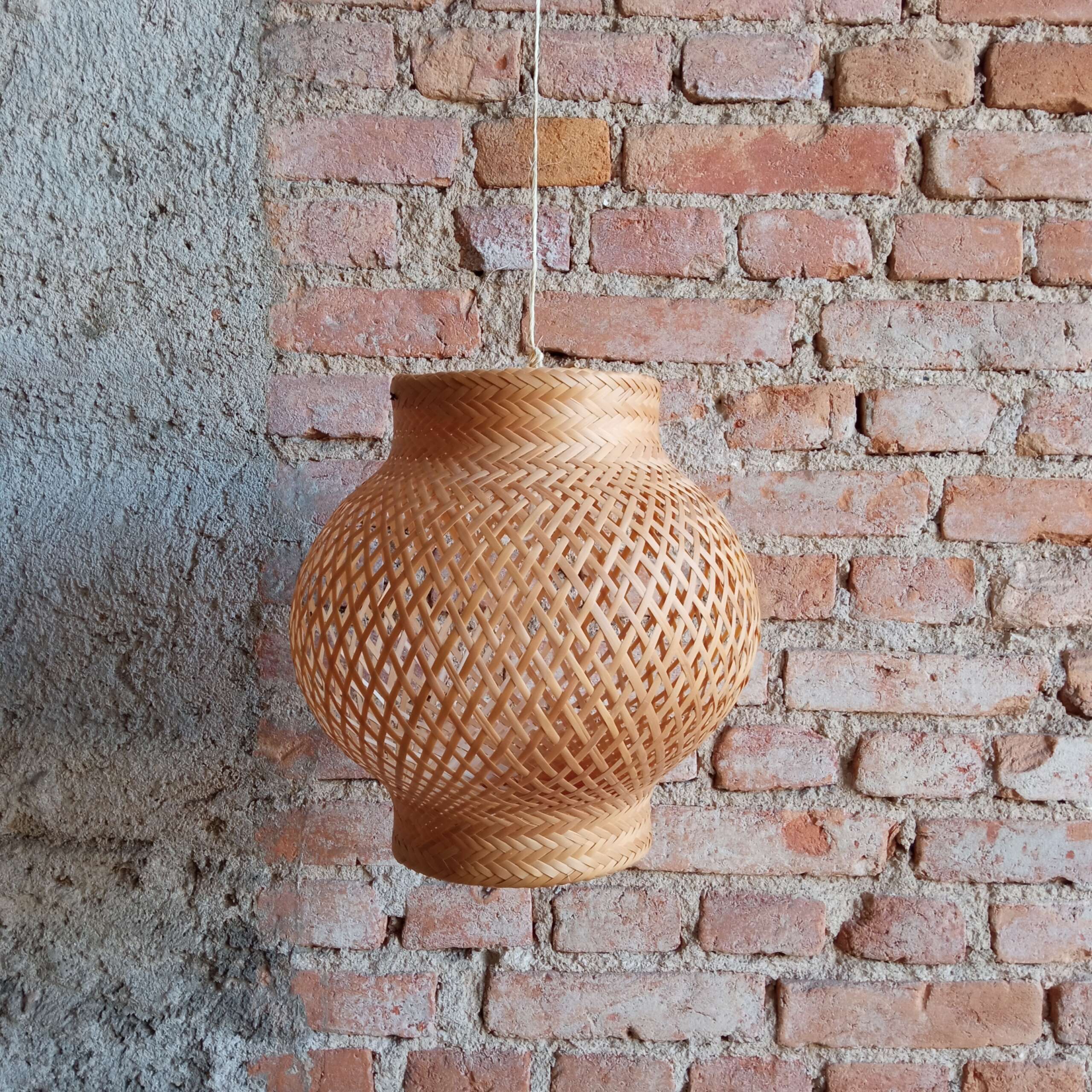 Pendente em fibra de arumã, povo Baniwa, modelo varetas