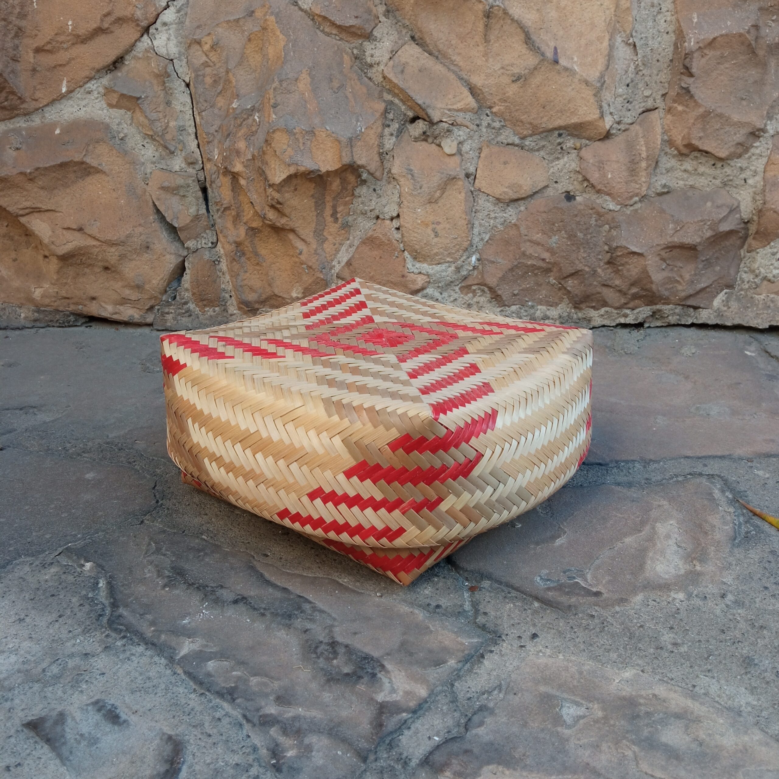 Estojo / Caixa com Tampa em fibra de arumã e grafismos, povo Baniwa